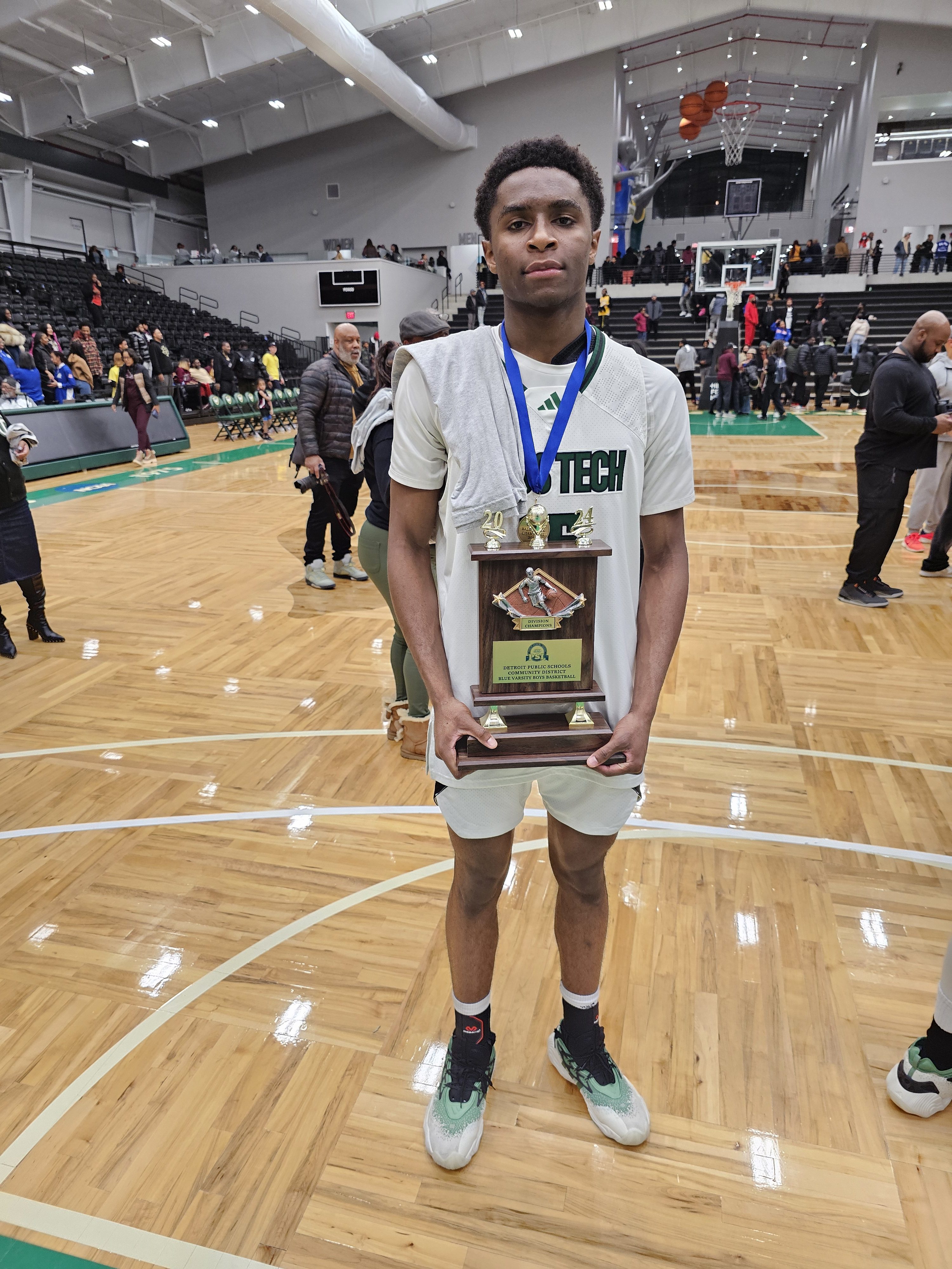 ROY HARRIS, - Prep Hoops